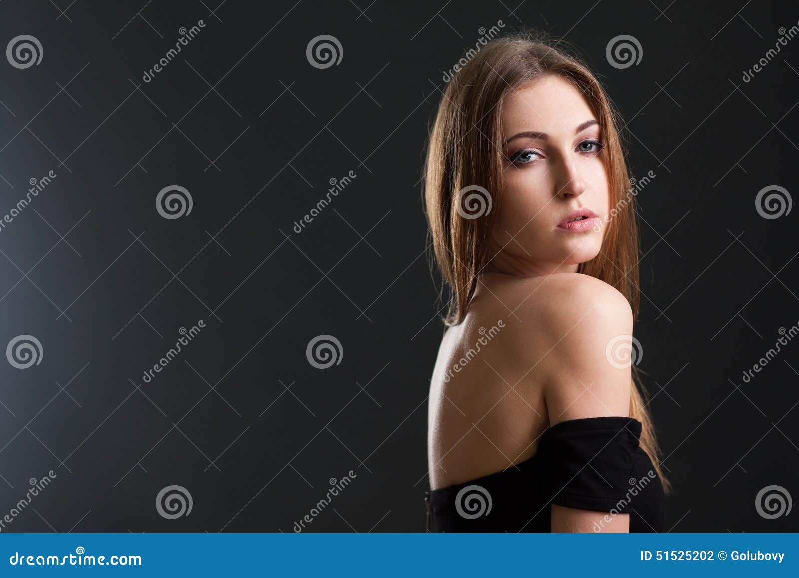 De Mooie Vrouw Met Een Naakte Rug Stock Foto - Image of persoon ...