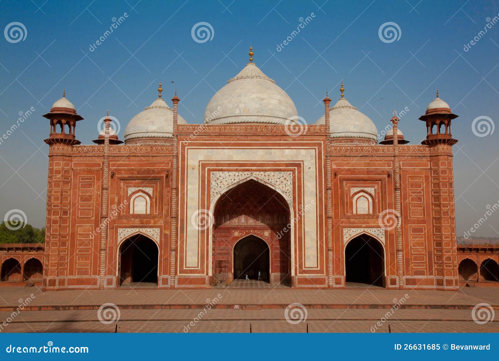 De Moskee Van Mahal Van Taj, India, Agra Redactionele Afbeelding ...