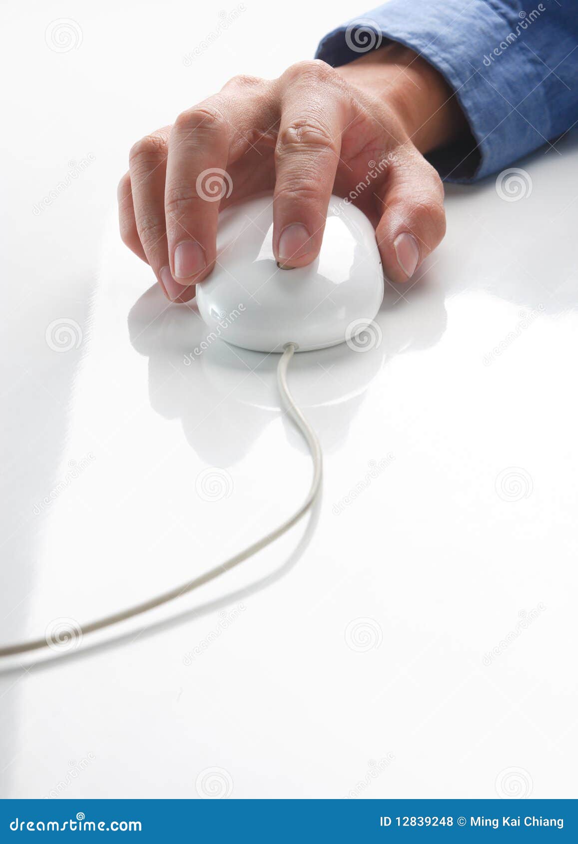 De Muis En De Hand Van De Computer Stock Foto - Image of mensen ...