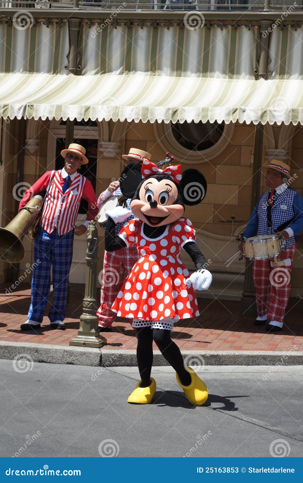 De Muis Van Minnie in Disneyland Redactionele Stock Foto - Image of ...
