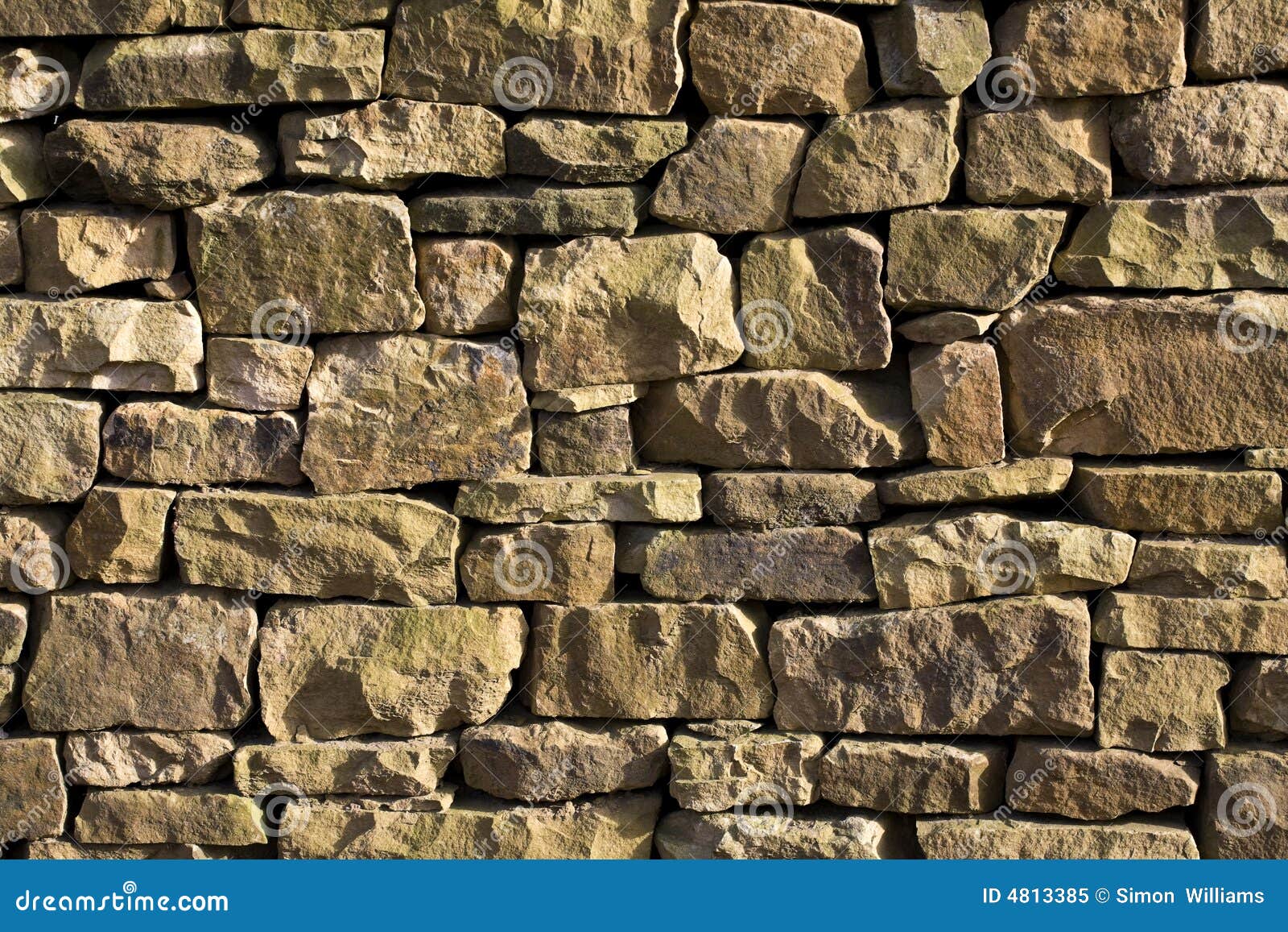 De muur van de steen stock afbeelding. Image of contrast - 4813385