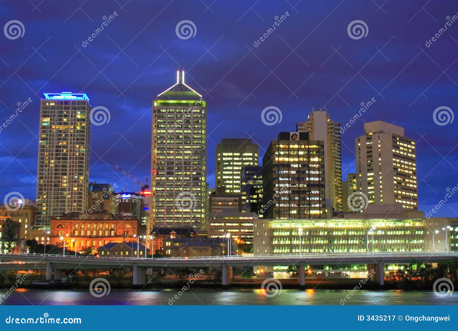 De Nacht Van De Stad Van Brisbane Stock Afbeelding - Image of nave ...
