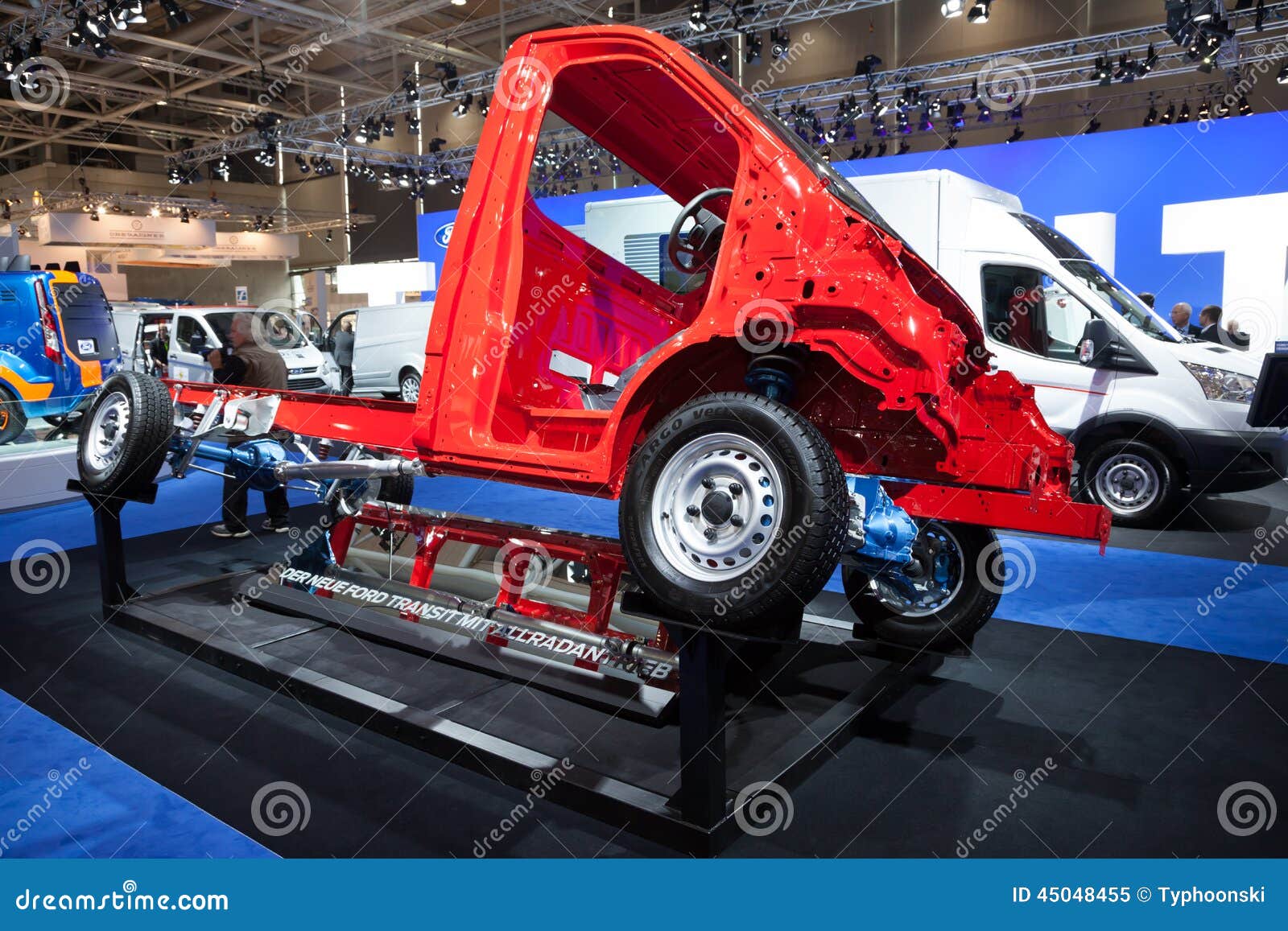 De Nieuwe Chassis Van Ford Transit 4x4 Redactionele Afbeelding - Image ...