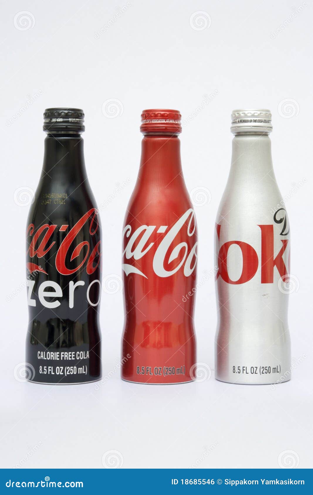 De Nieuwe Fles Van De Coca-cola Redactionele Foto - Image of dieet ...