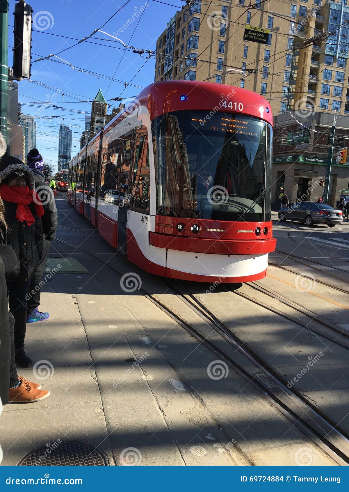De nieuwe trams van TTC redactionele stock afbeelding. Image of toronto ...