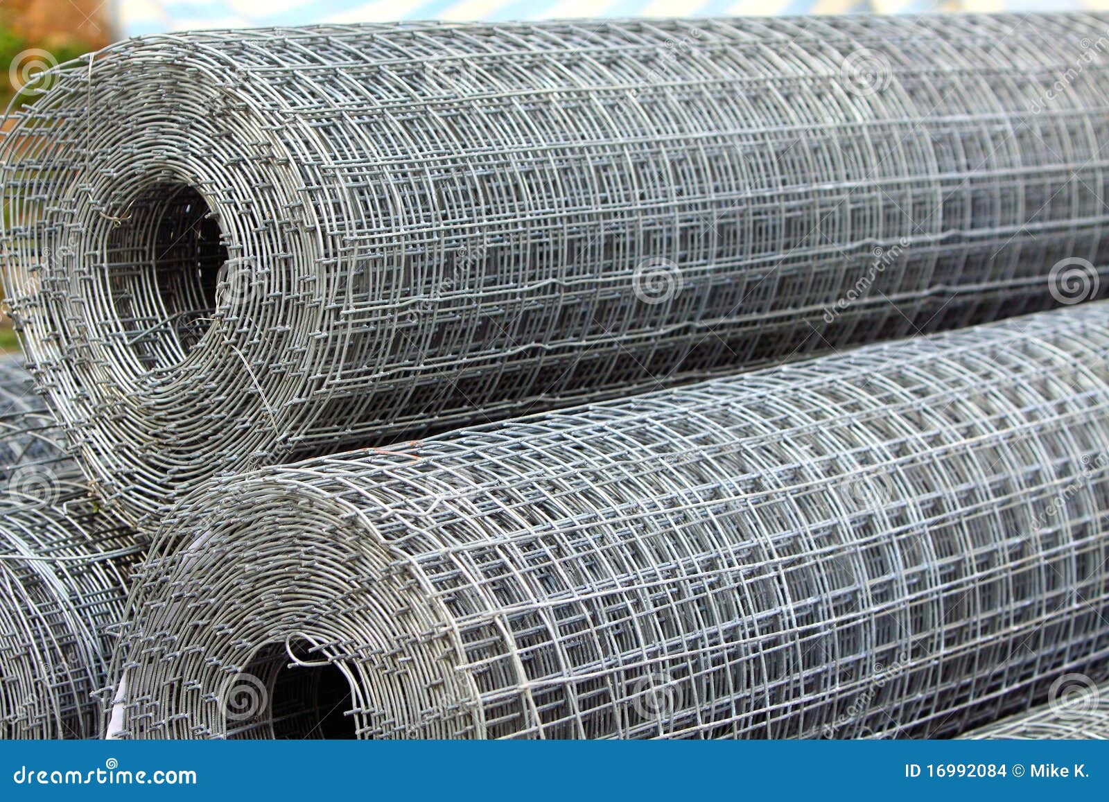 De Omheining van de draad stock foto. Image of kruising - 16992084