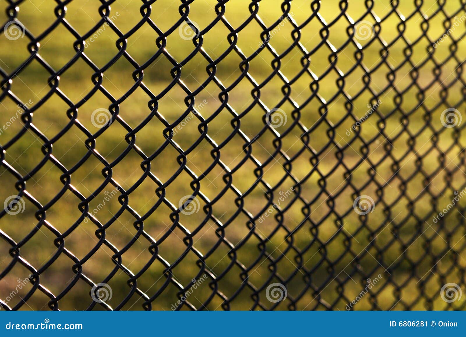 De omheining van de draad stock afbeelding. Image of omheining - 6806281