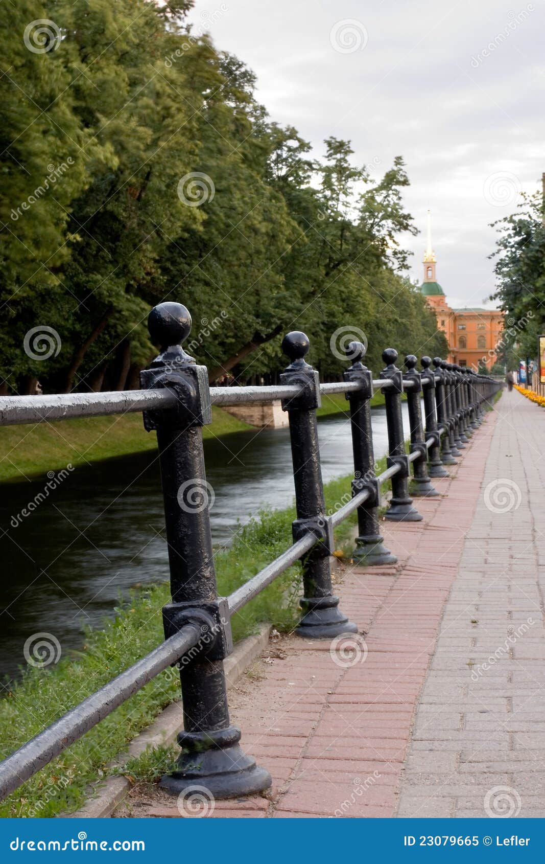 De Omheining Van Het Perspectief Stock Afbeelding - Image of ...