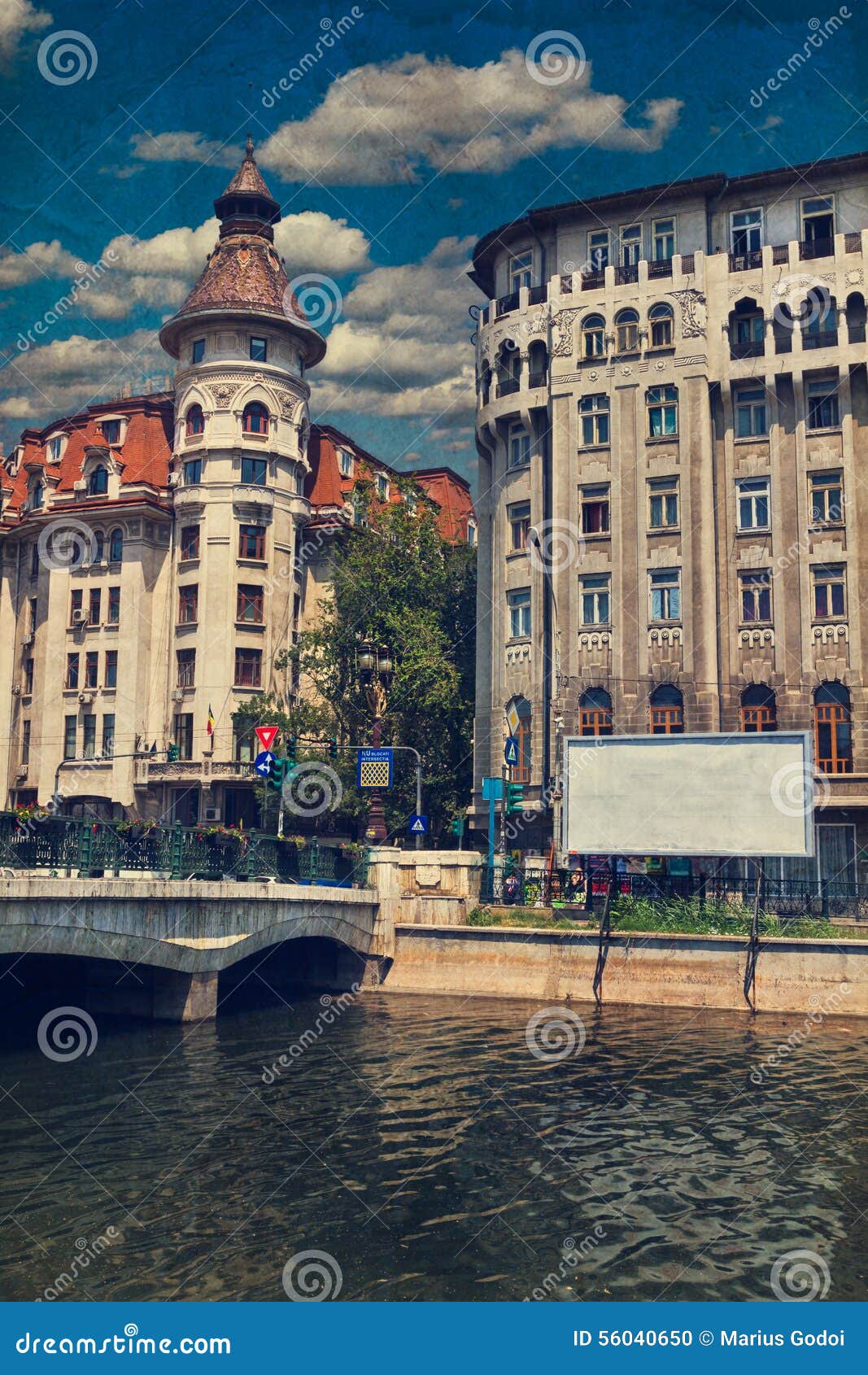 De Oude Architectuur Van Boekarest Stock Foto - Image of water, filter ...