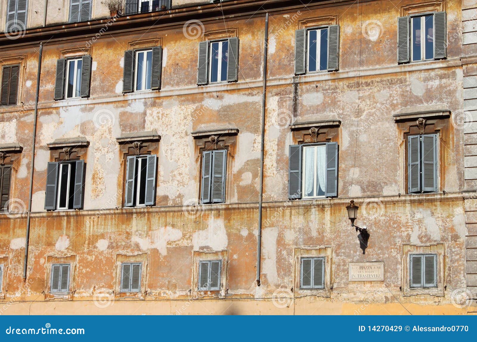 De oude bouw in Rome stock afbeelding. Image of paleis - 14270429