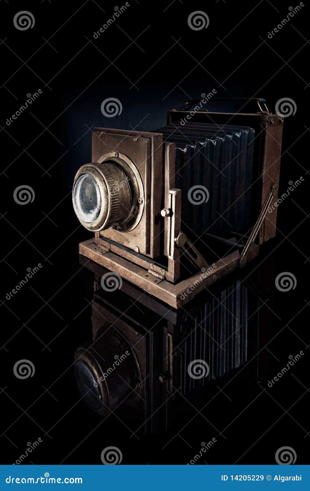 De oude camera stock afbeelding. Image of ontwikkeling - 14205229