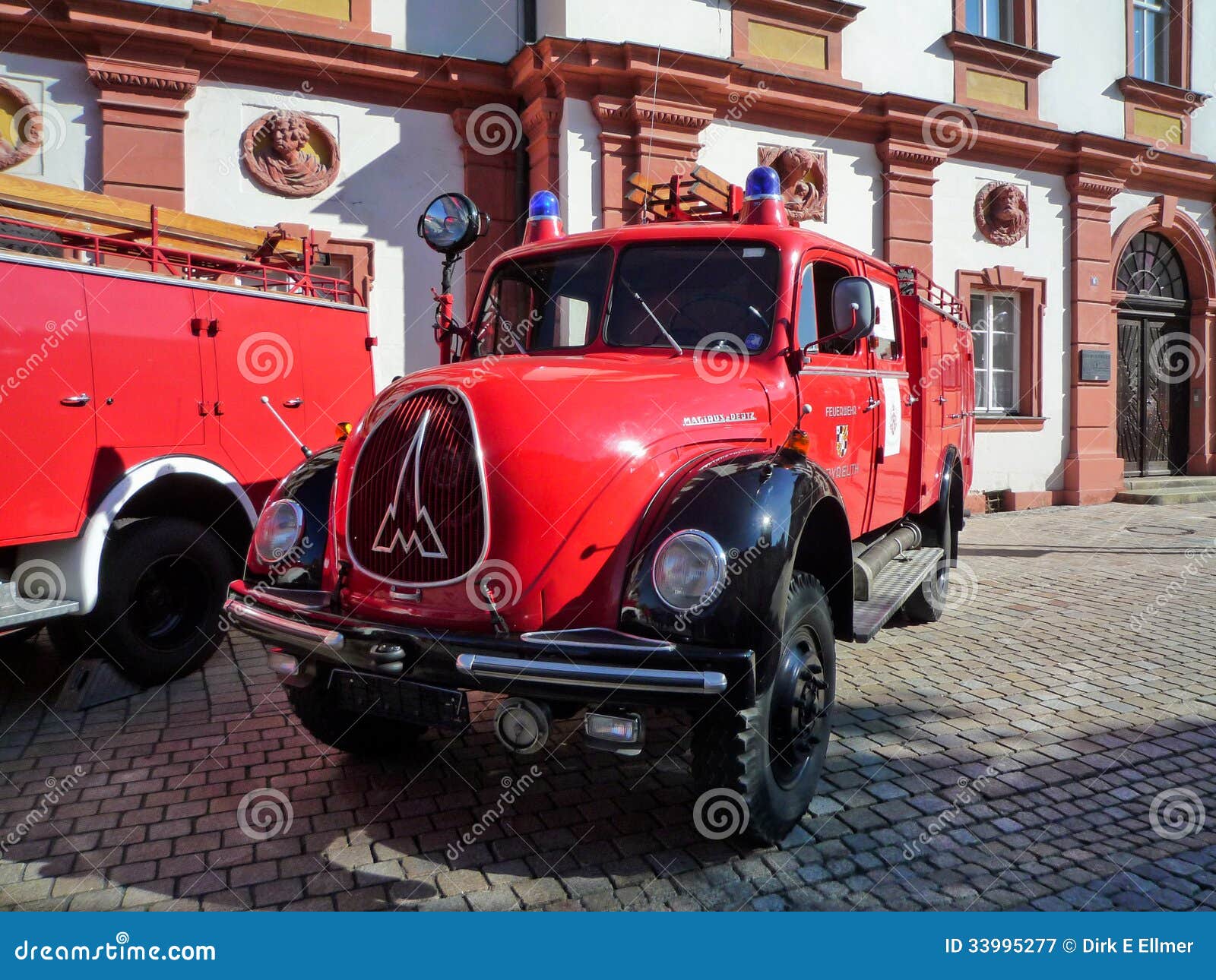 De Oude Duitse Auto Van De Brandbrigade - Magirus Deutz Redactionele ...