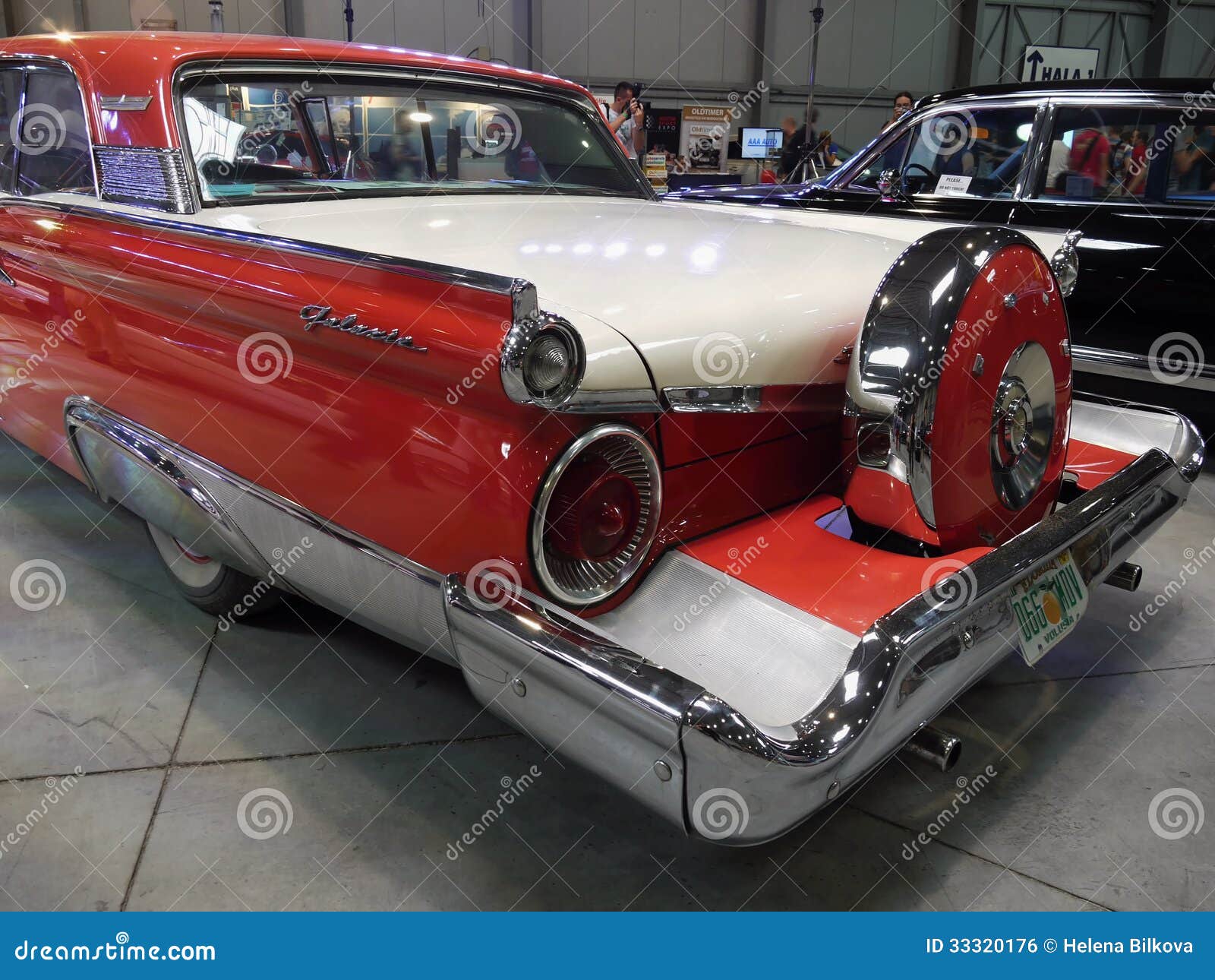 De Oude Motor-Show Van De Luxeauto's Van Amerika Redactionele Foto ...