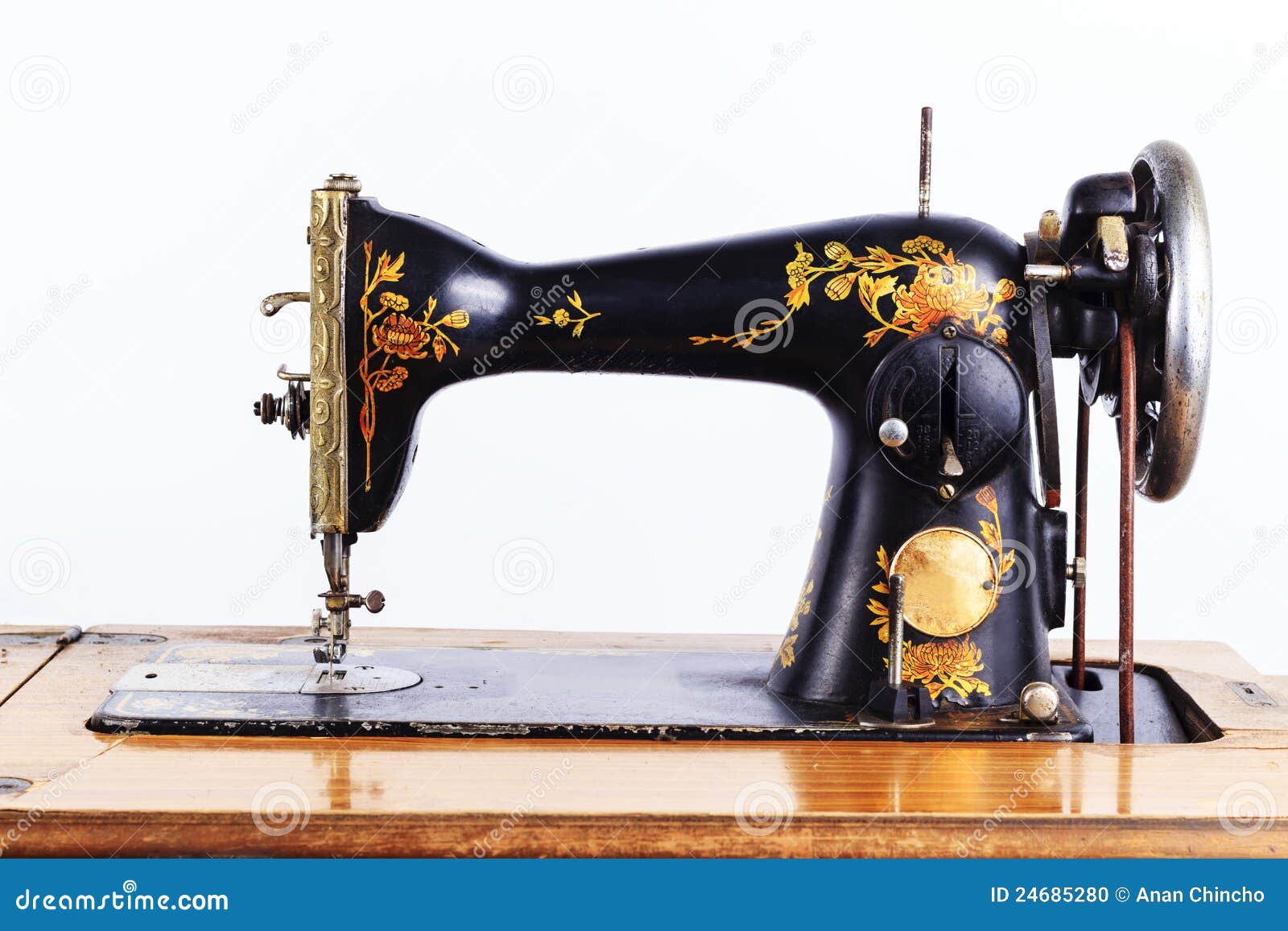 De oude naaimachine stock foto. Image of knop, deel, decoratie - 24685280