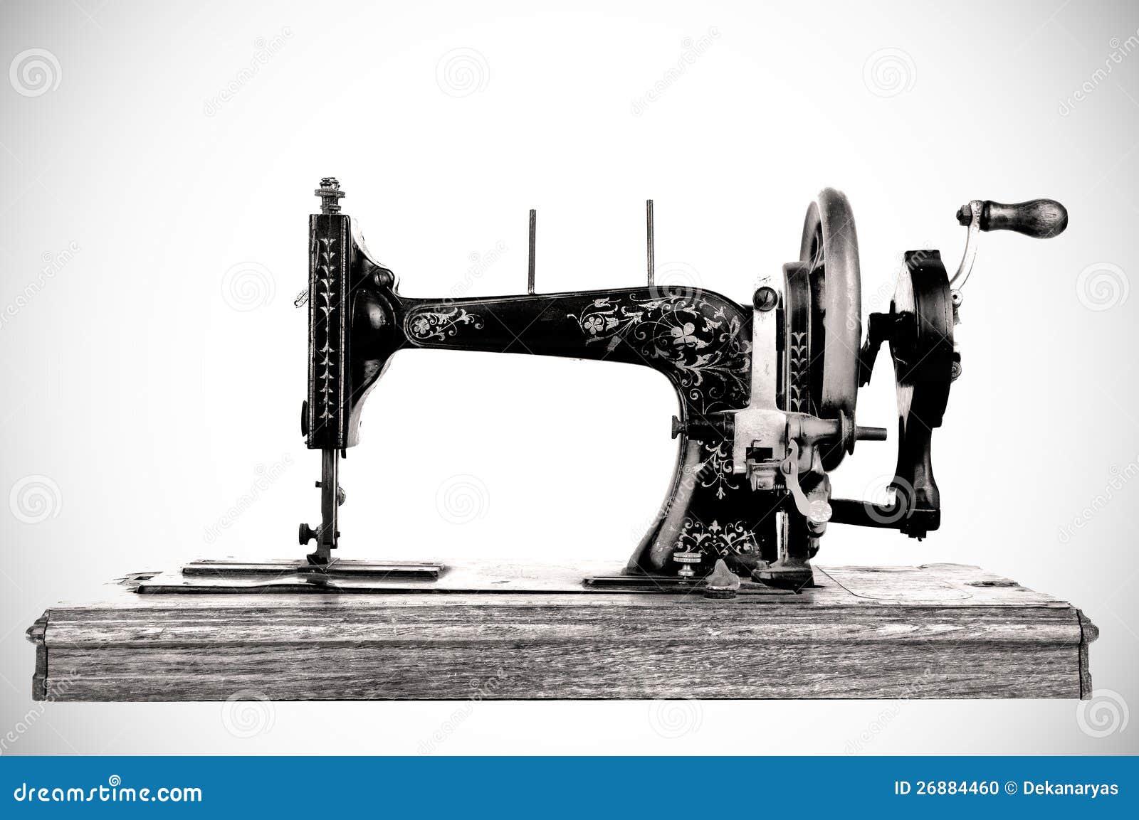 De oude naaimachine stock foto. Image of knop, naaien - 26884460