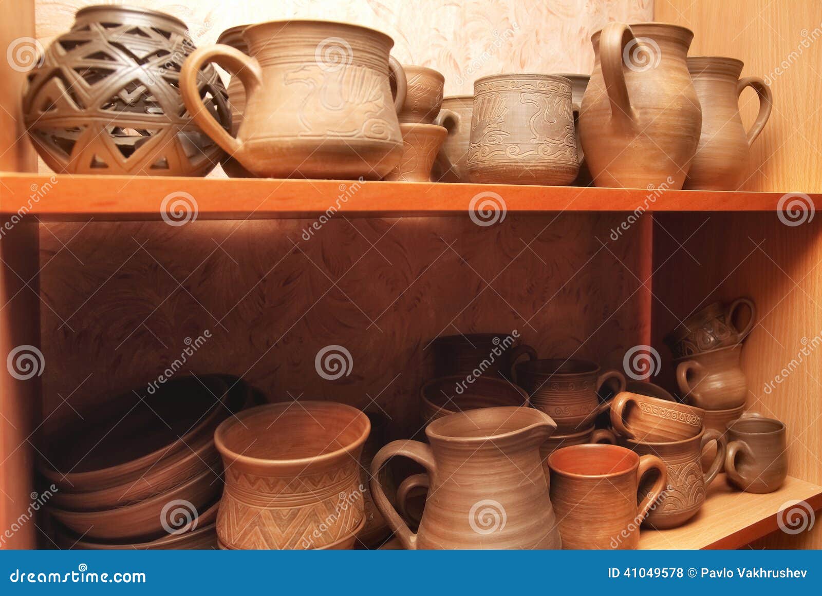 De oude Potten van de Klei stock foto. Image of pottenbakker - 41049578