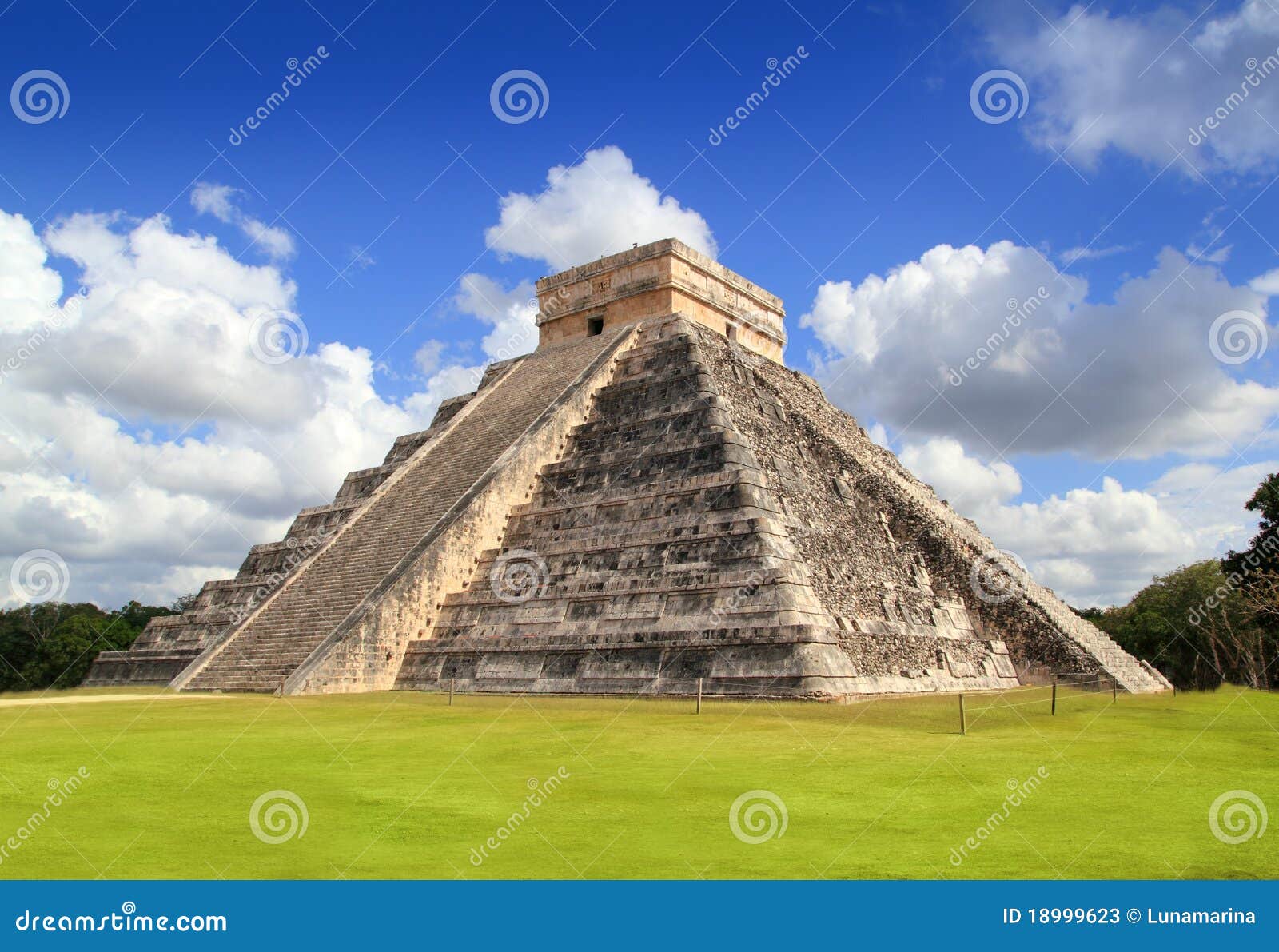 De Oude Tempel Mexico Van De Piramide Van Chichen Itza Mayan Stock ...