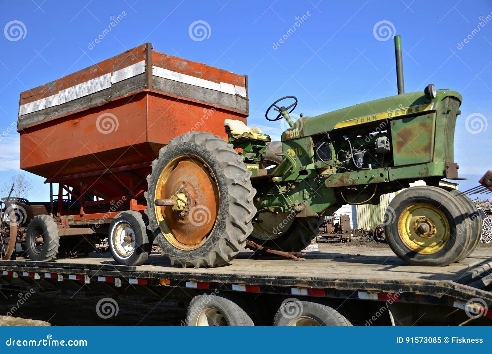 De Oude Tractor Van John Deere Van 2010 Redactionele Afbeelding - Image ...