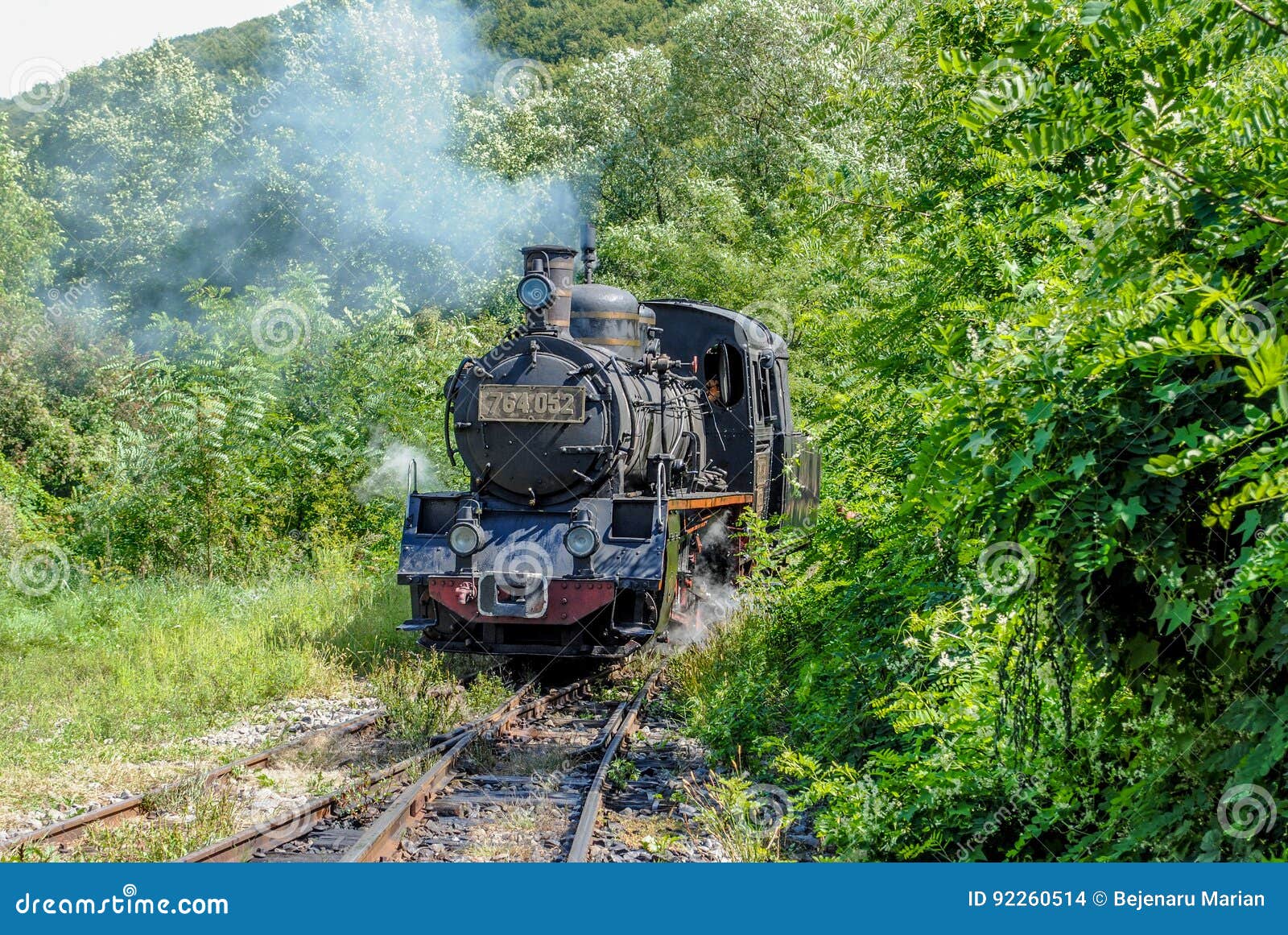 De Oude Trein Van De Motor Van De Stoom Redactionele Stock Afbeelding ...