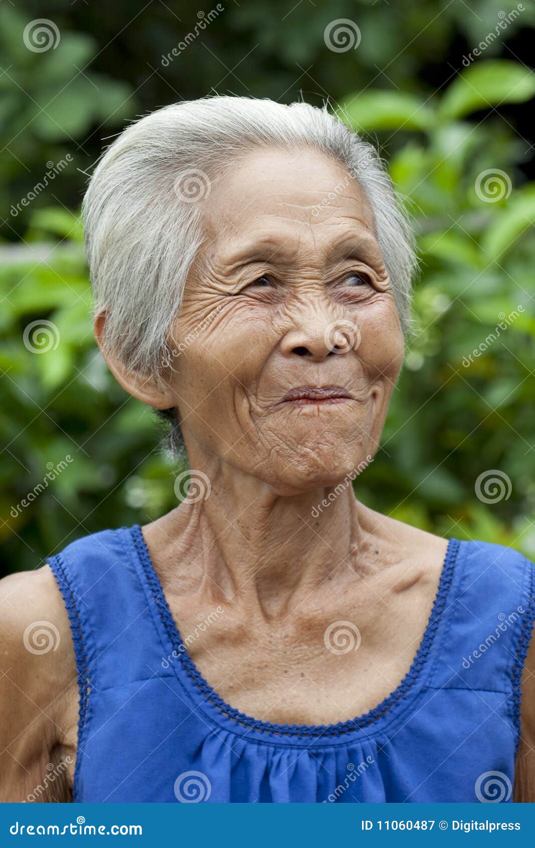 De Oude Vrouw Azië Van Het Portret Stock Afbeelding - Image of mensen ...