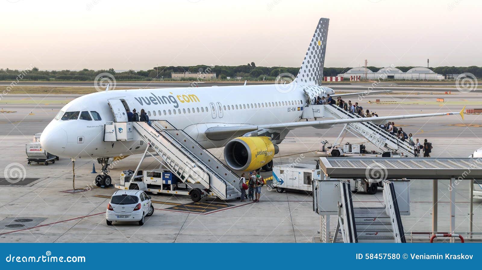 De Passagiers Schepen Op Een Vliegtuig in Redactionele Afbeelding ...