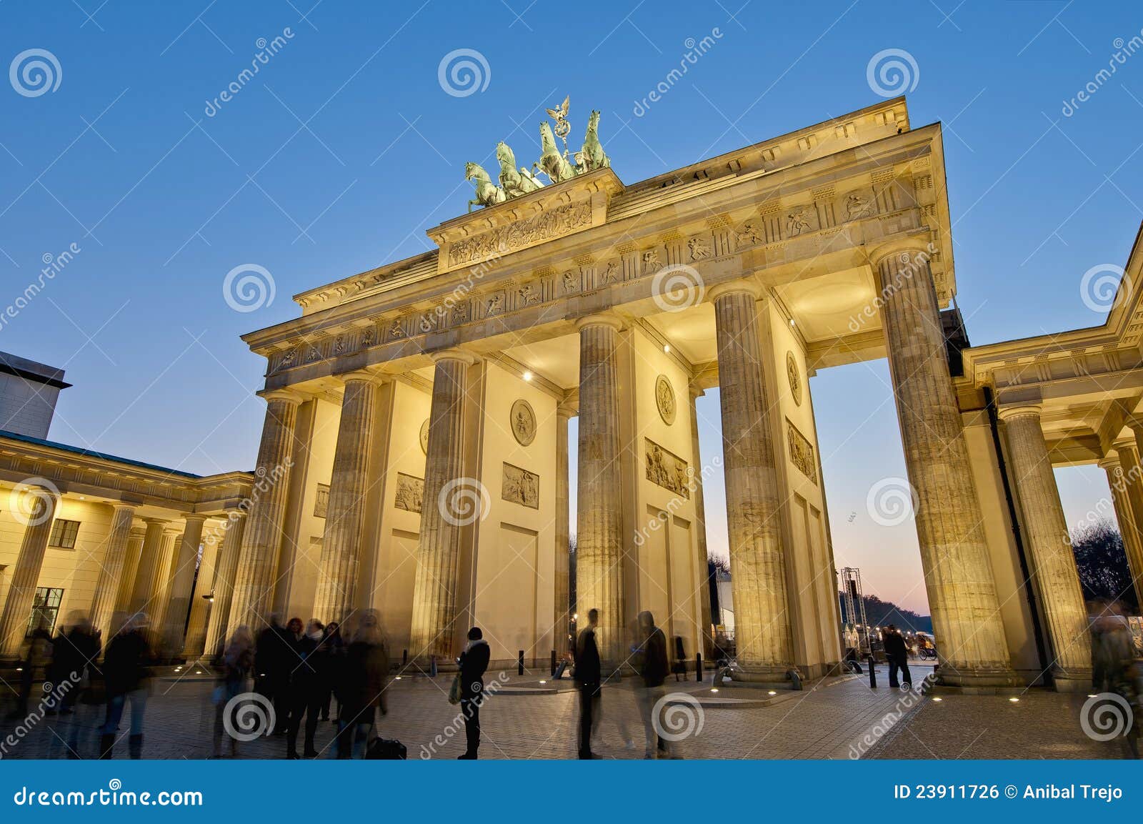 De Piek Brandenburger in Berlijn, Duitsland Stock Foto - Image of ...