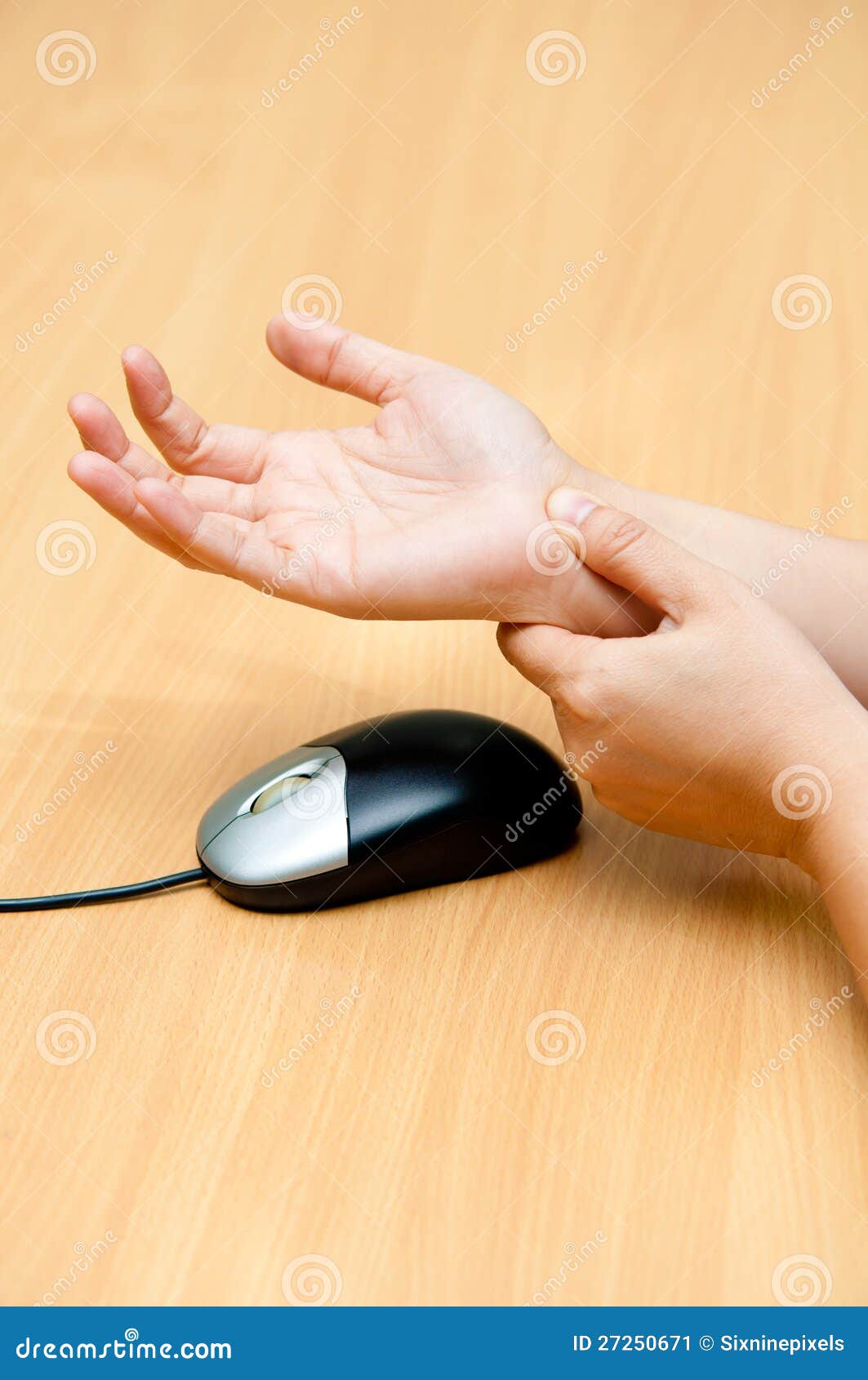 De Pijn Van De Hand Van Muis Stock Afbeelding - Image of bureau, gevaar ...