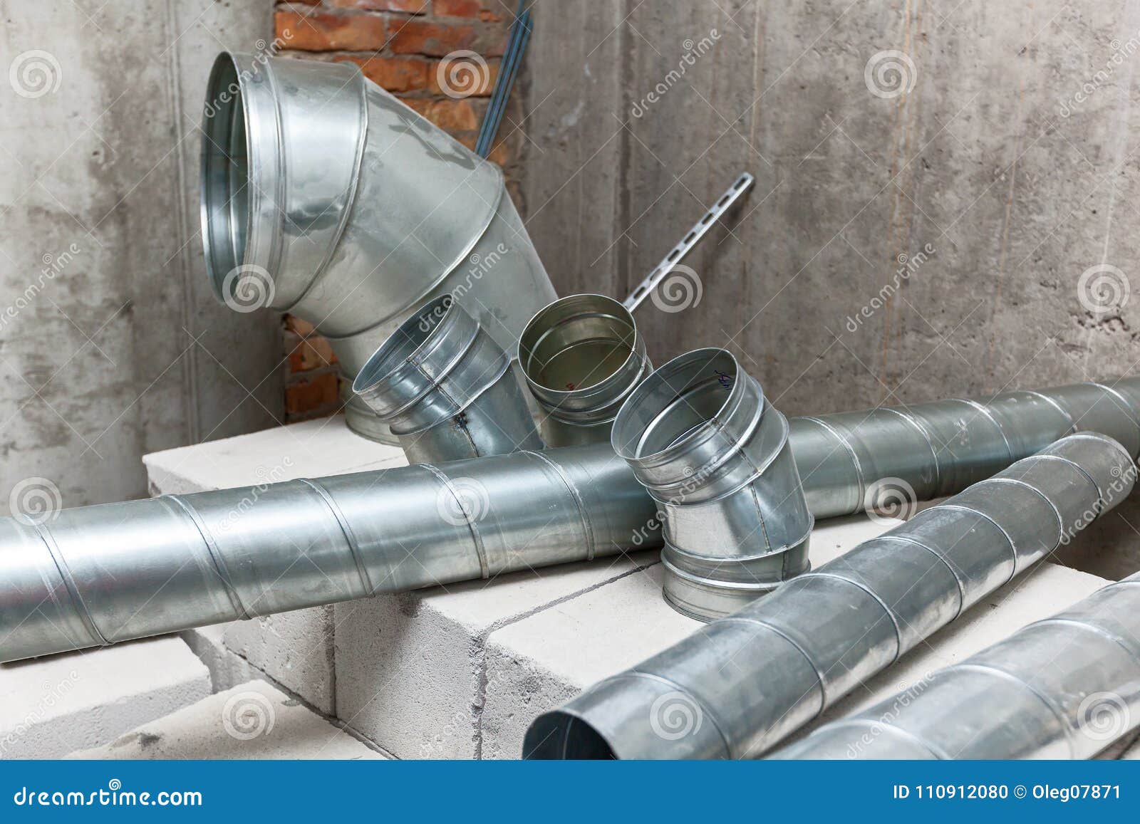 De Pijp Van De Aluminiumlucht Voor Luchtleiding Stock Foto - Image of ...