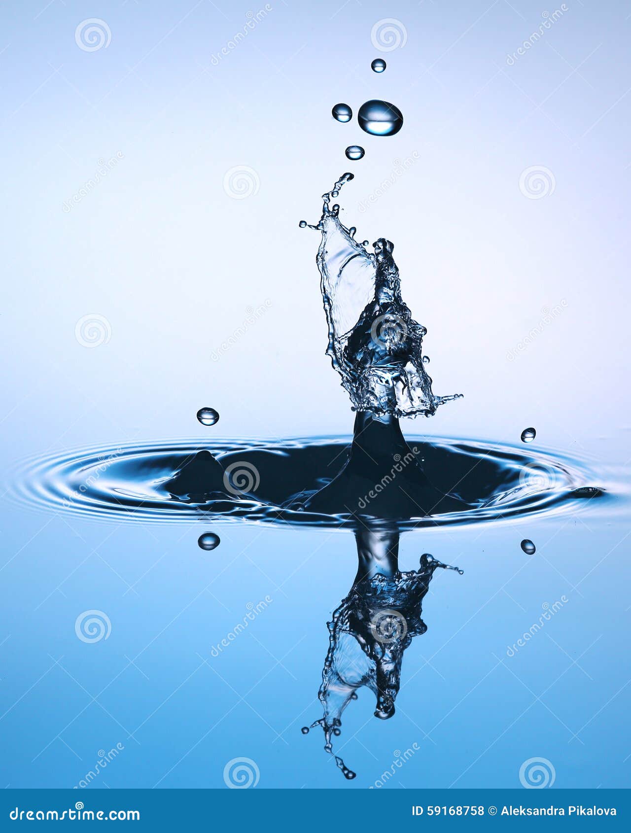 De plons van het water stock foto. Image of vers, nave - 59168758