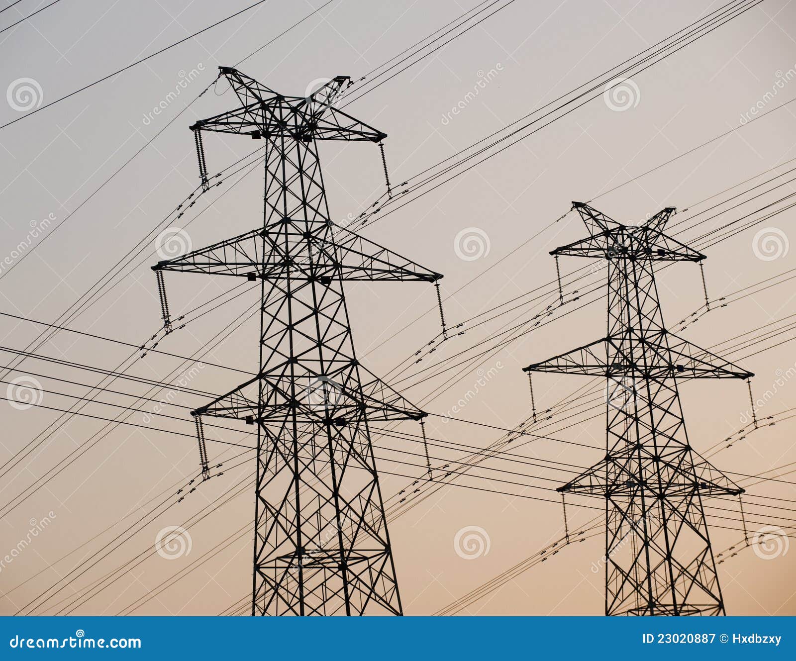 De Post Van De Hoogspanning Stock Afbeelding - Image of elektriciteit ...