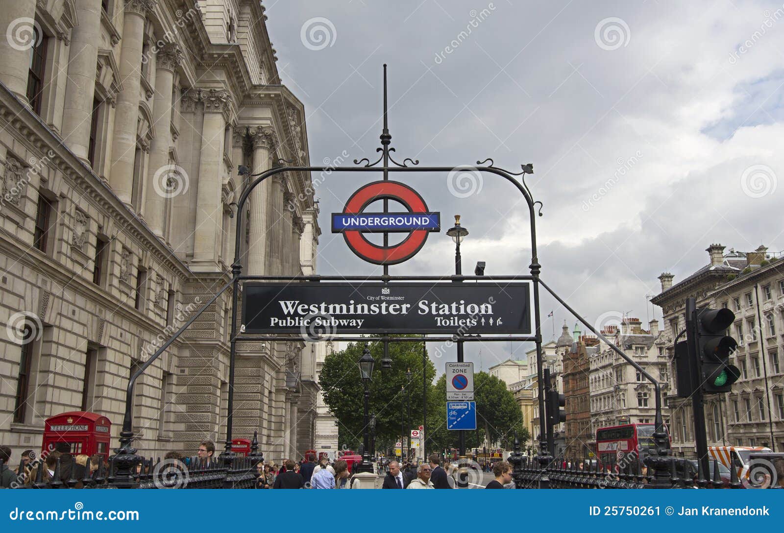 De Post Van De Metro Van Westminster Redactionele Foto - Image of ...