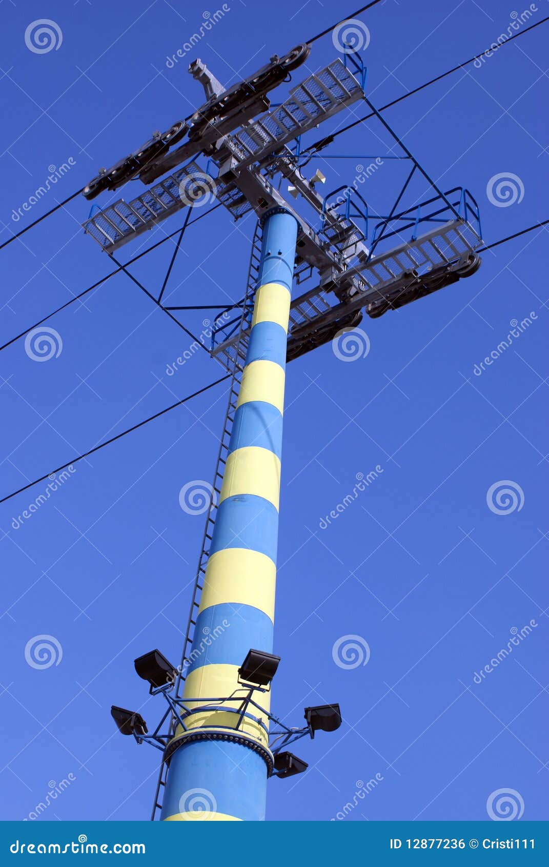De pyloon van de gondel stock foto. Image of hoog, blauw - 12877236