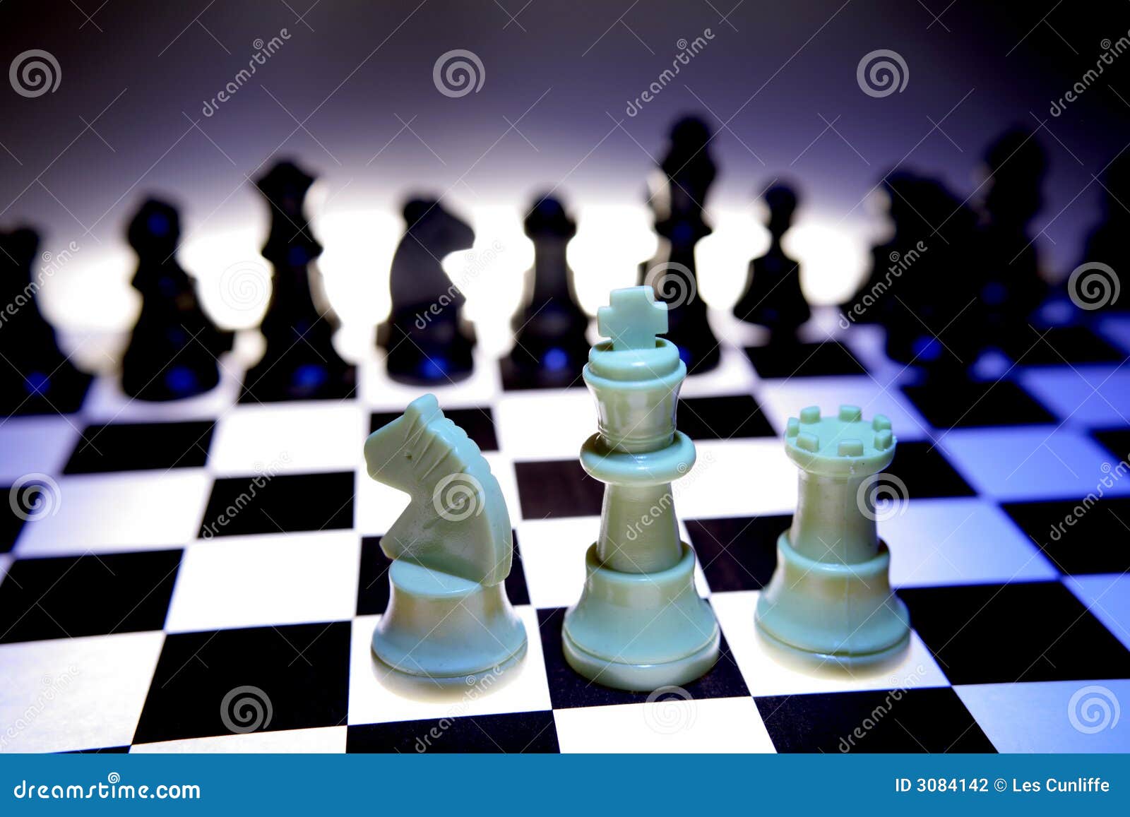 De Raad Van Het Schaak Met Stukken Stock Foto - Image of kasteel ...