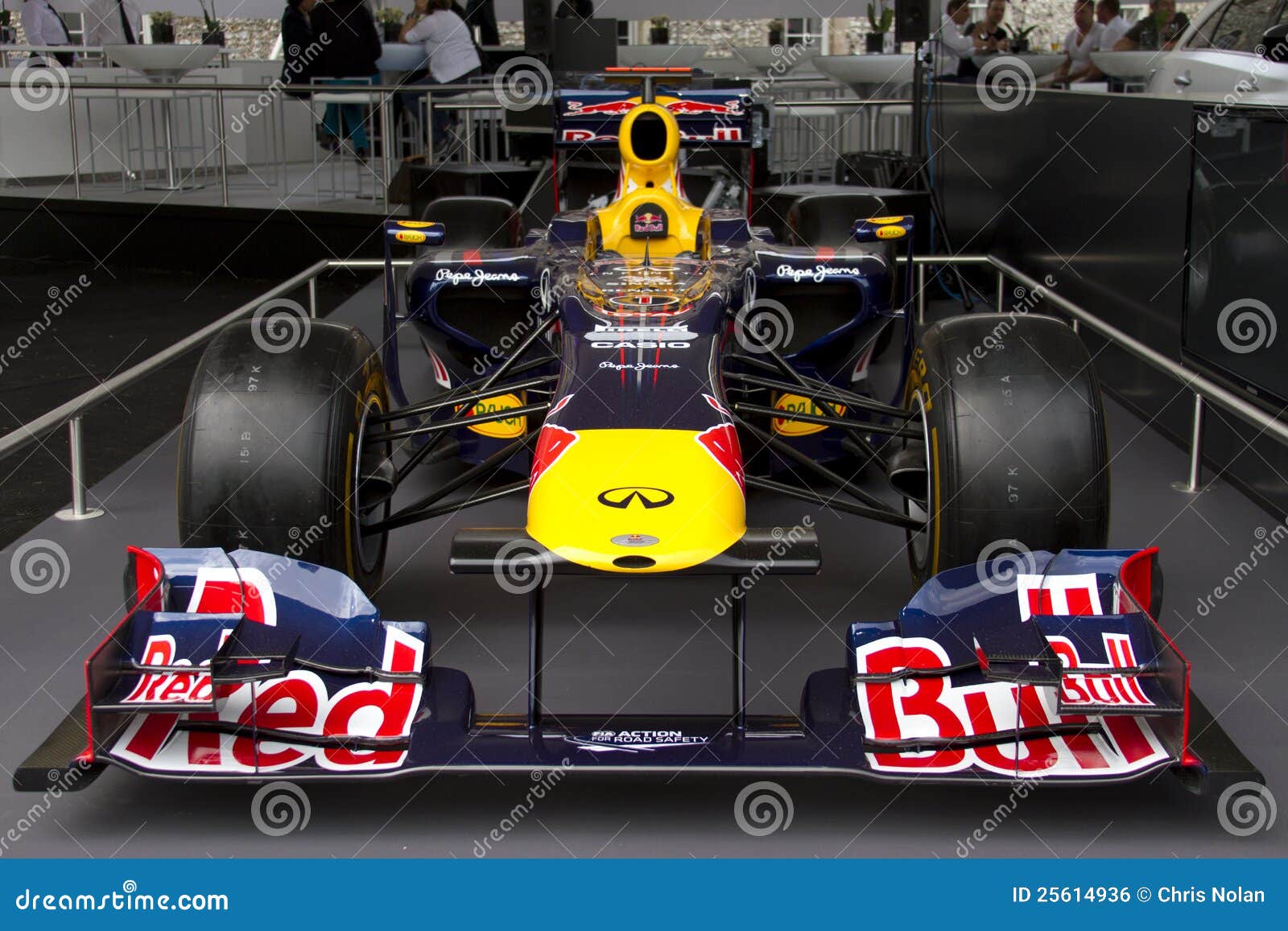 De Raceauto Van Red Bull RB7 F1 Redactionele Foto - Image of winnaar ...
