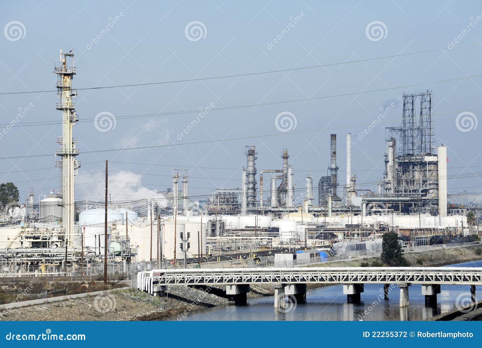 De Raffinaderij Van De Olie Stock Foto - Image of complex, brandstof ...