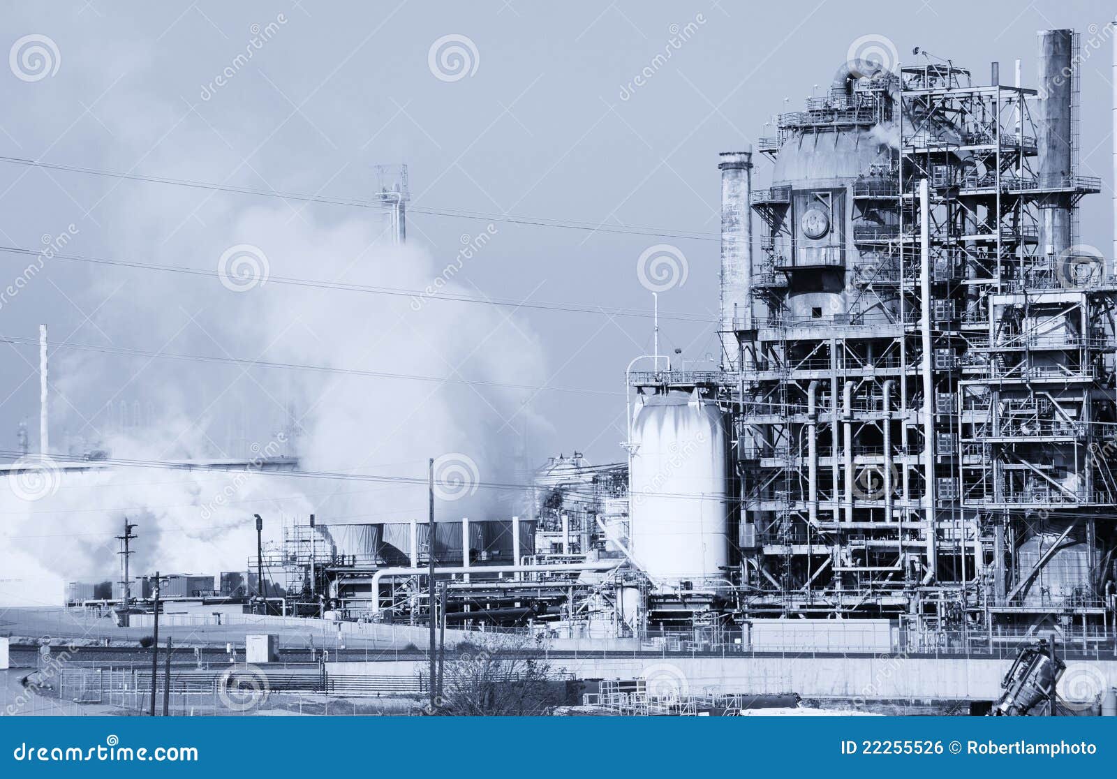 De Raffinaderij Van De Olie Stock Foto - Image of metaal, olie: 22255526