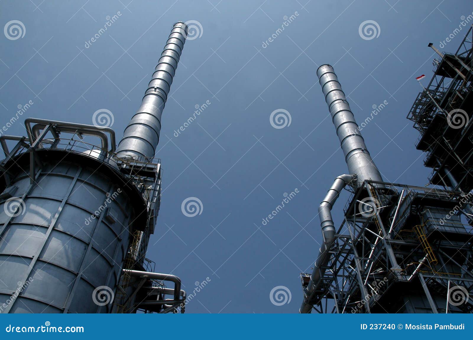 De Raffinaderij Van De Olie Stock Foto - Image of raffinaderij ...