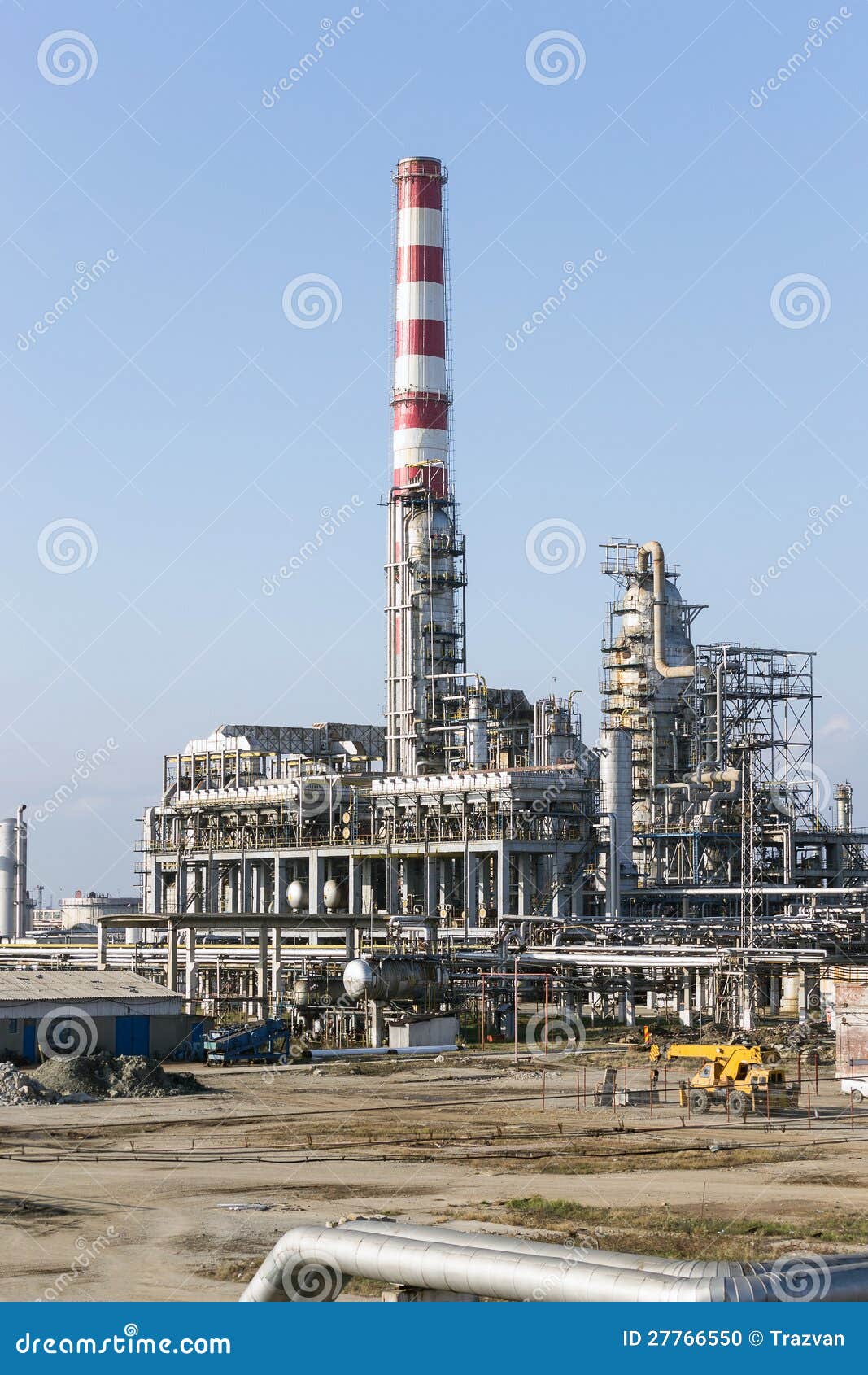 De Raffinaderij Van De Olie Stock Foto - Image of complex, distilleer ...