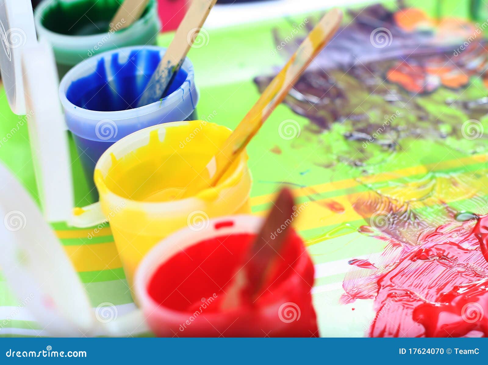 De Reeks Van De Verf Van Slordige Kinderen Stock Foto - Image of ...