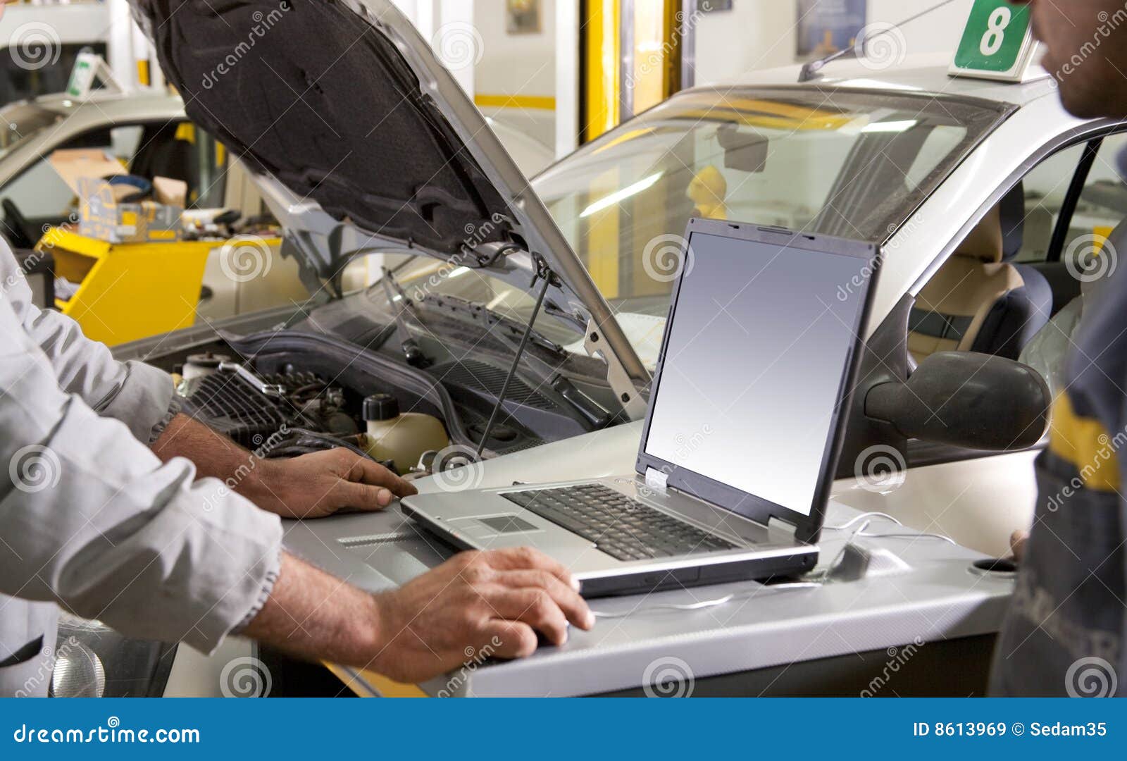 De reparatie van de auto stock afbeelding. Image of hefboom - 8613969