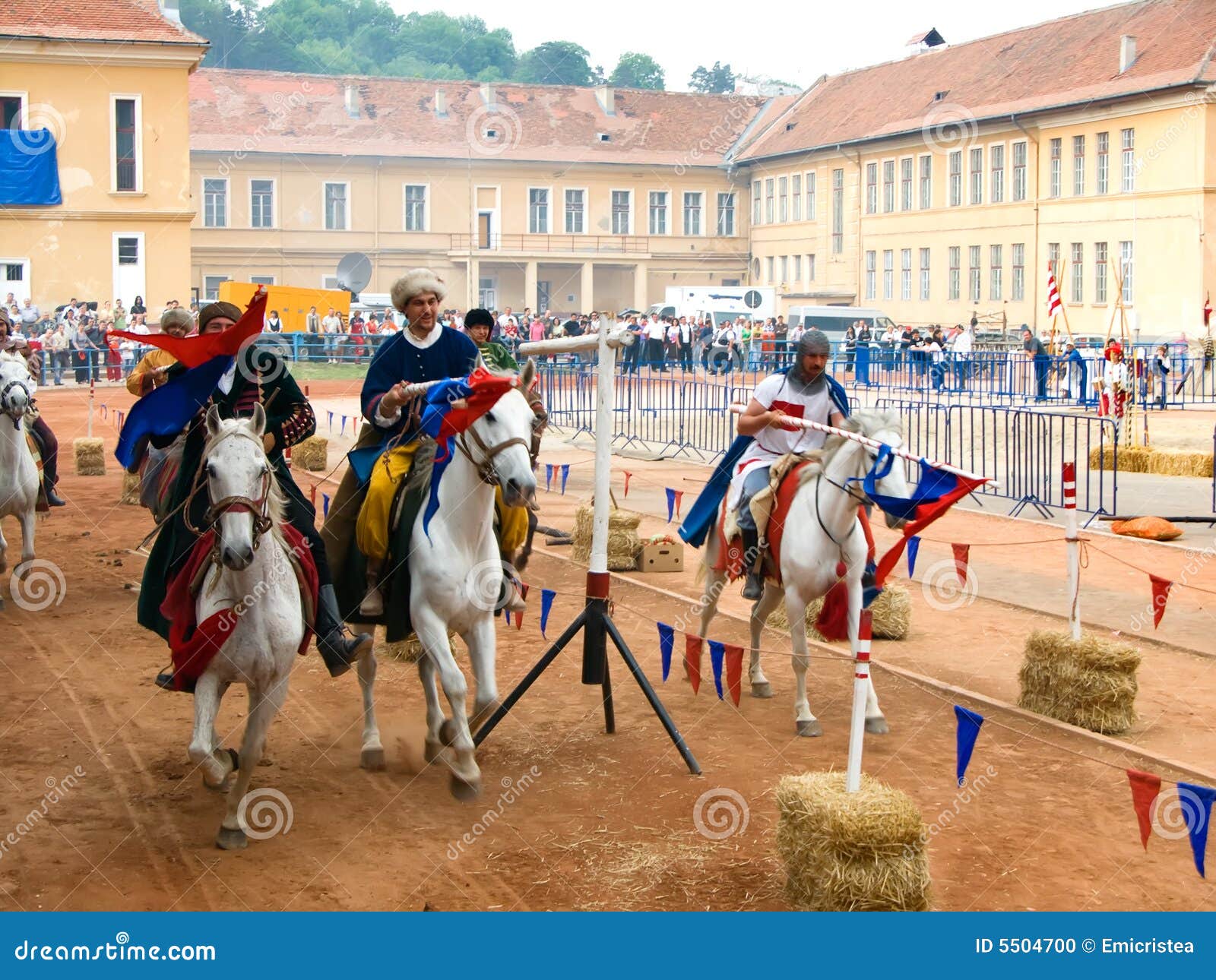 De Ridders Van Szeklers Op Paarden Redactionele Afbeelding - Image of ...