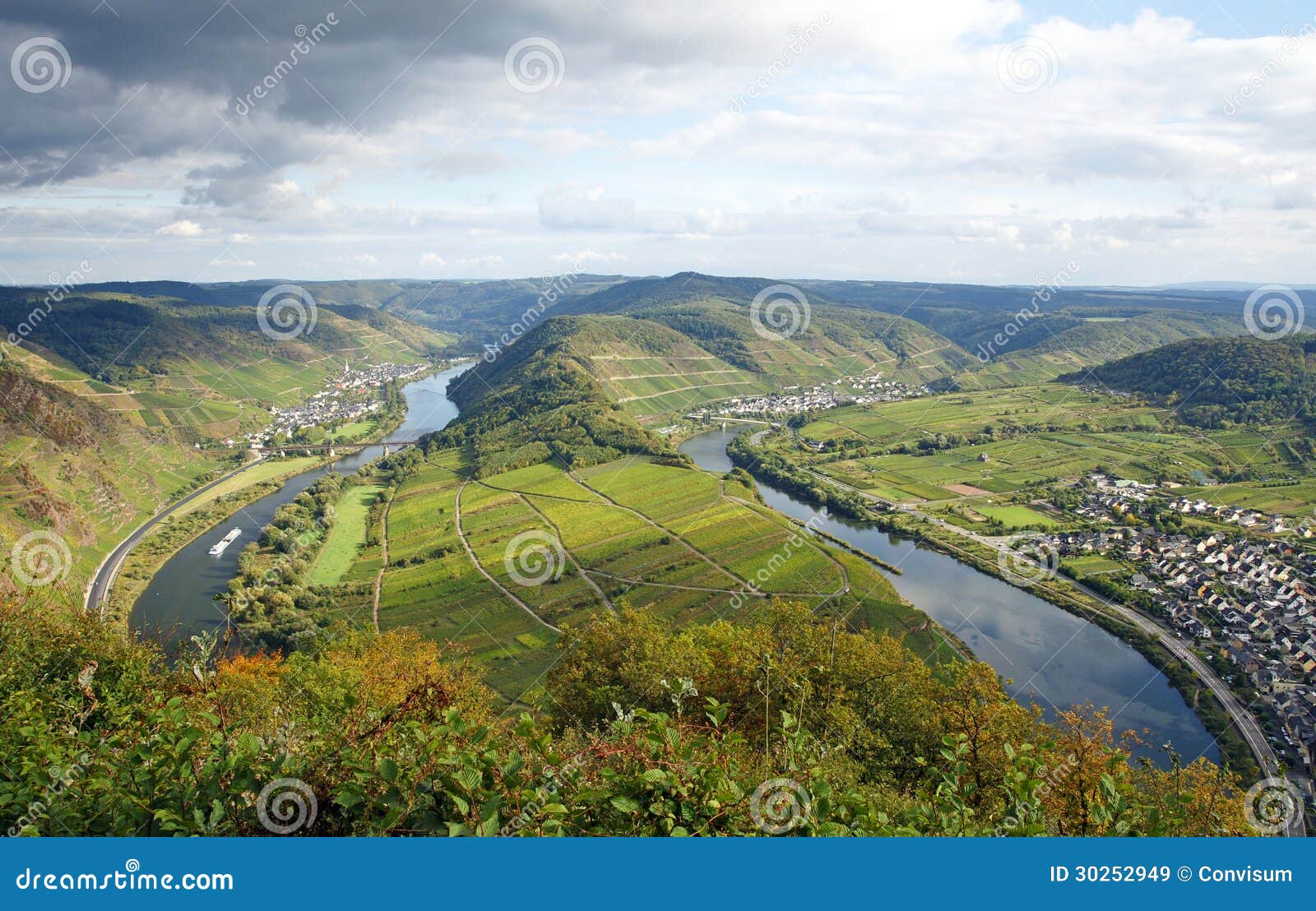 De riviervallei van Moezel stock afbeelding. Image of populair - 30252949