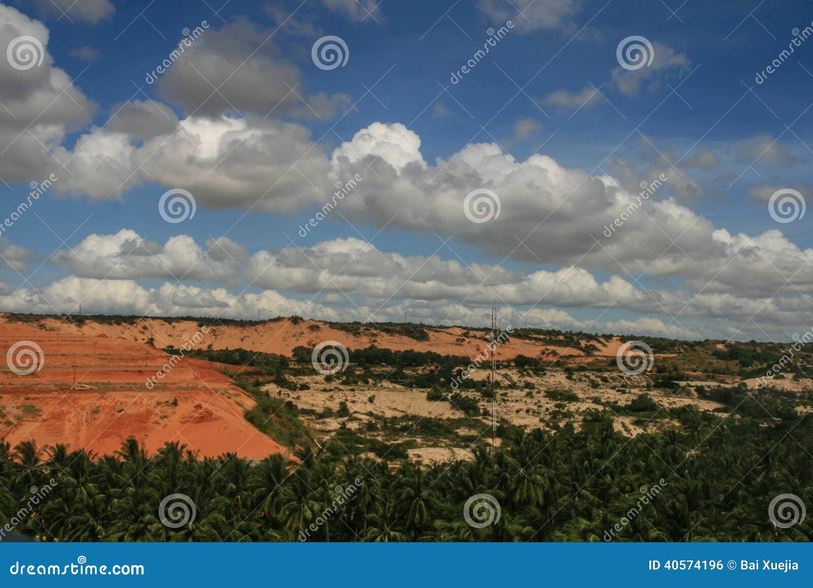 De rode aarde in Vietnam stock foto. Image of hemel, aarde - 40574196