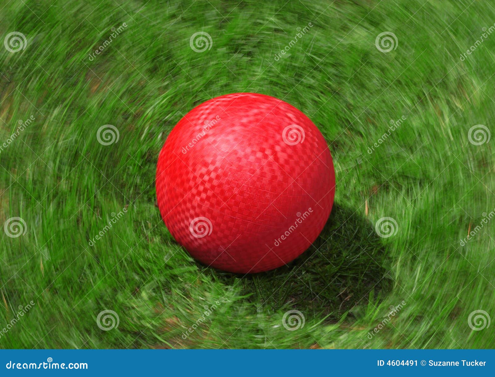 De Rode Bal Van De Speelplaats Stock Afbeelding - Image of speelplaats ...