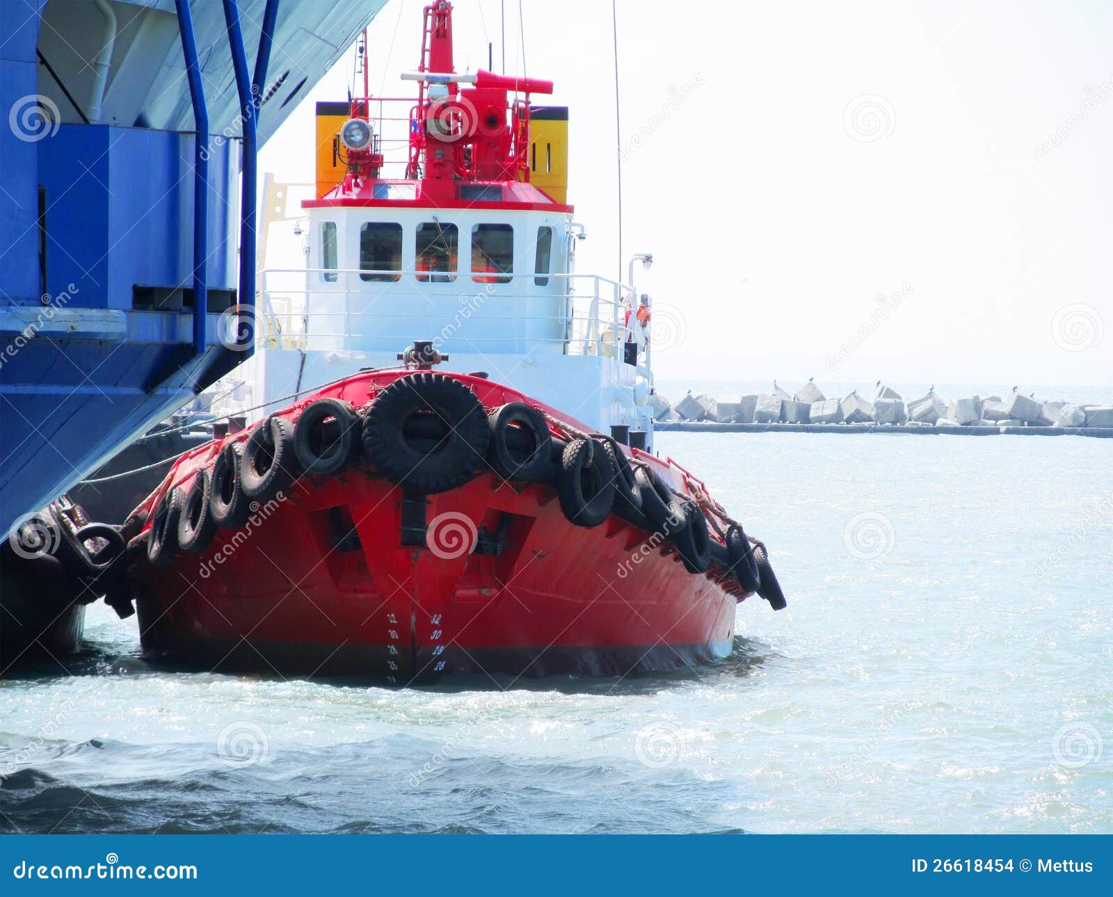 De Rode Boot Van De Sleepboot Stock Foto - Image of poort, industrie ...