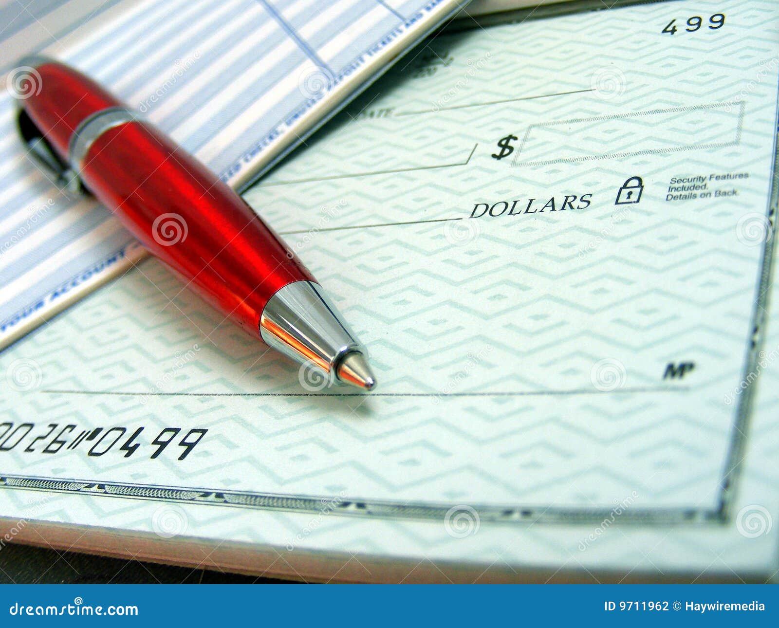 De Rode Pen Van De Bank Van De Controle Stock Foto - Image of ...