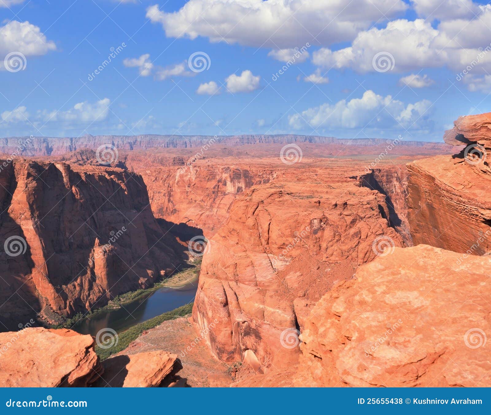 De Rode Woestijn En Rivier Van Colorado Stock Foto - Image of hoef ...