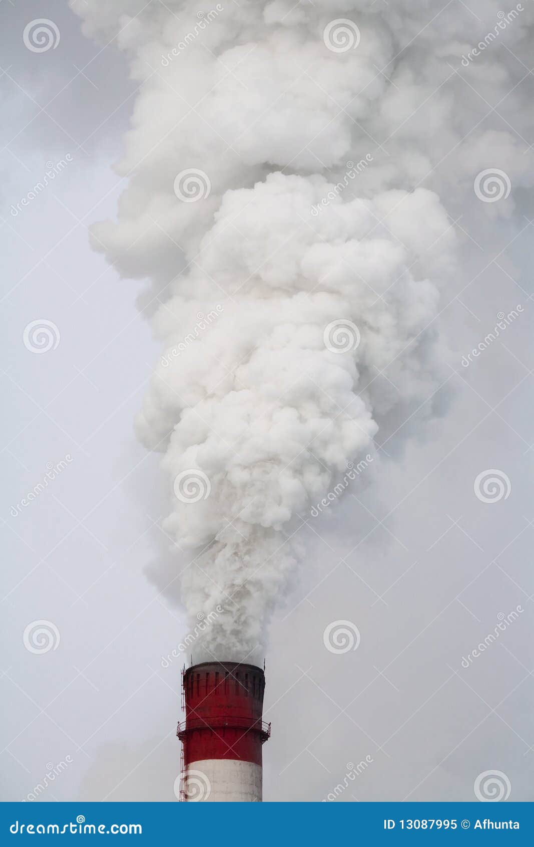 De rook van de schoorsteen stock afbeelding. Image of rook - 13087995