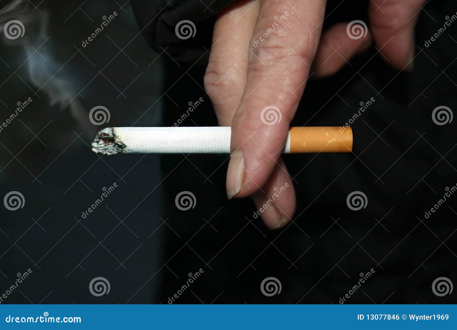 De rook van de sigaret stock foto. Image of gezondheid - 13077846