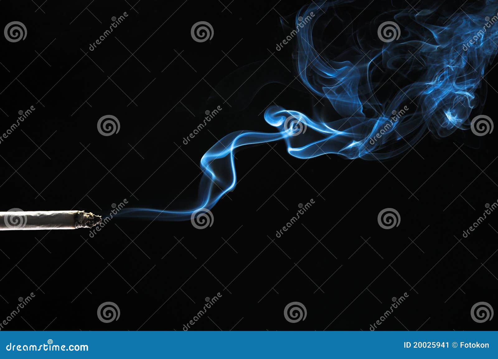De rook van de sigaret stock afbeelding. Image of tabak - 20025941